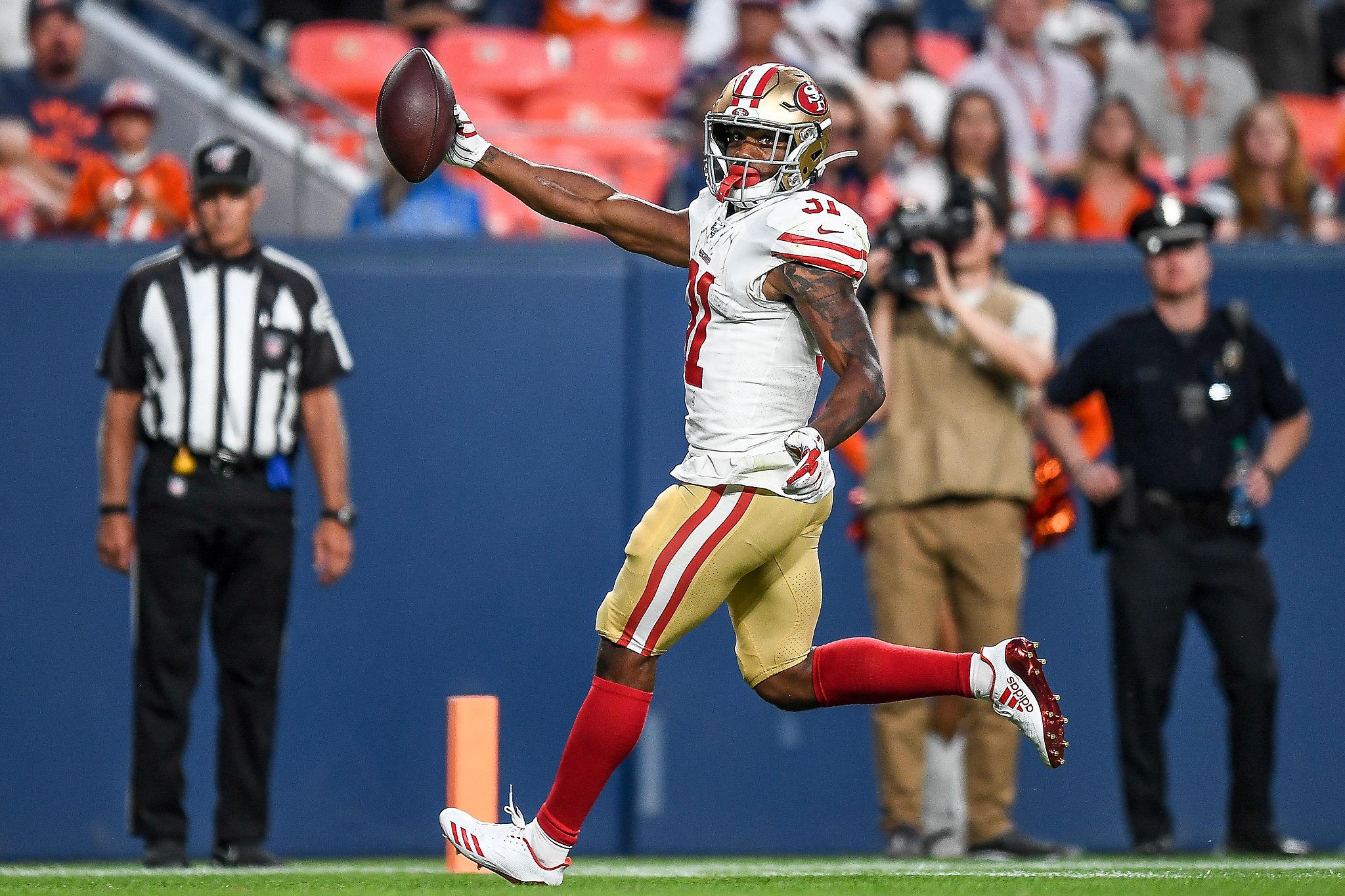 49ers' Raheem Mostert pays tribute to agent's father after scoring on ...