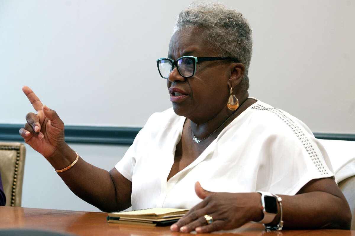 Moore wants Bridgeport Chief Perez fired