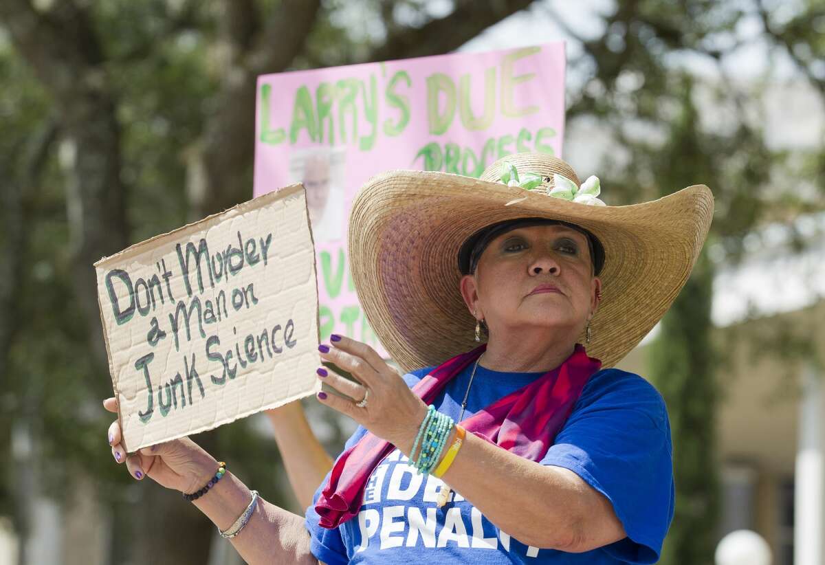 Protesters push for stay on eve of Swearingen execution