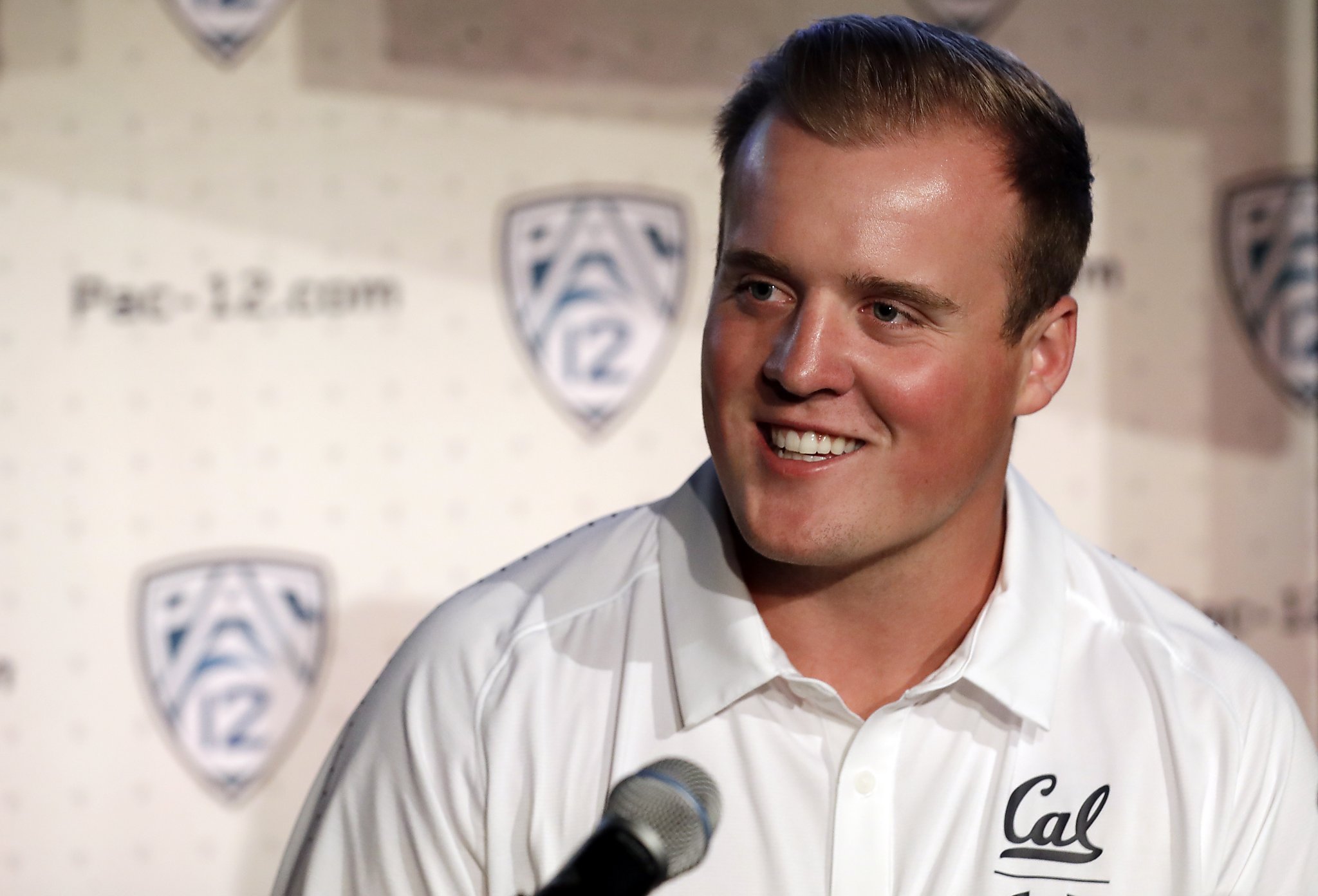 Look out! Cal tackle machine Evan Weaver is coming for any and everybody