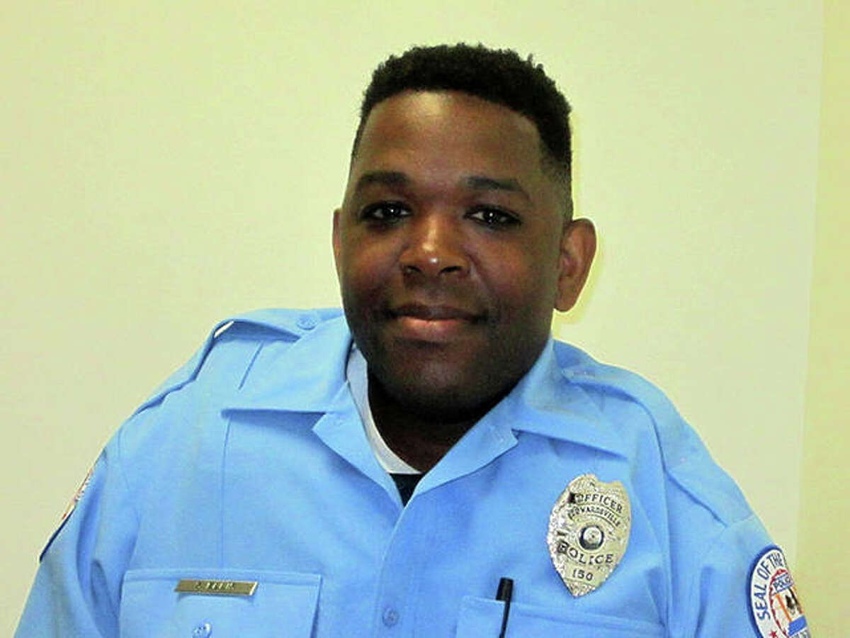 Edwardsville Police Department welcomes 9 officers through lateral transfer