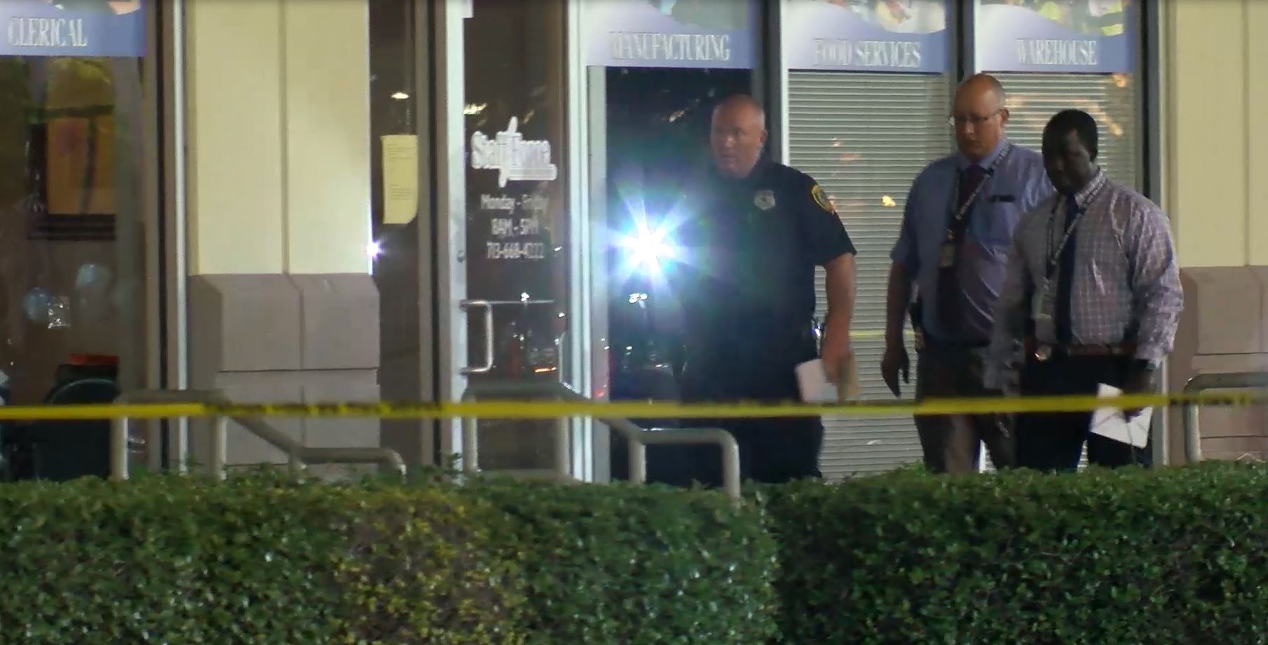 Armed security guard tries to break up argument, gets in shootout in ...