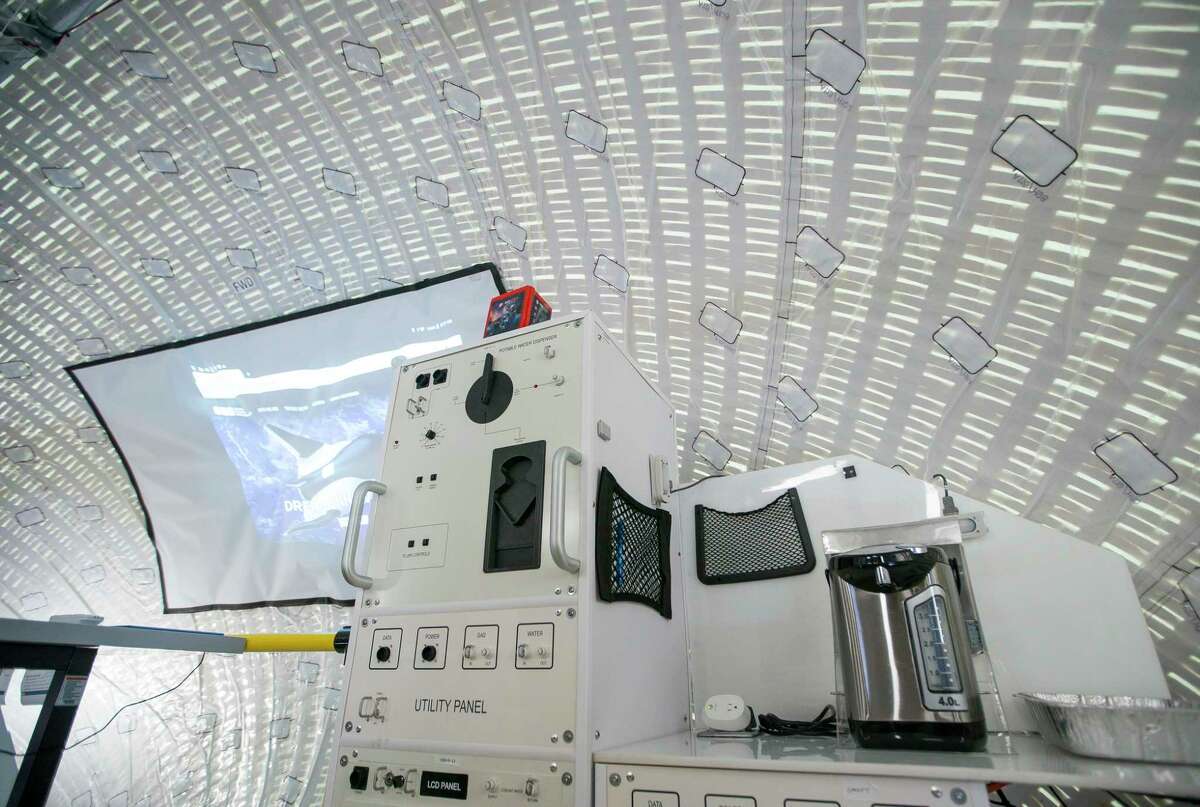 Sierra Nevada unveils giant habitat that could be used for moon ...