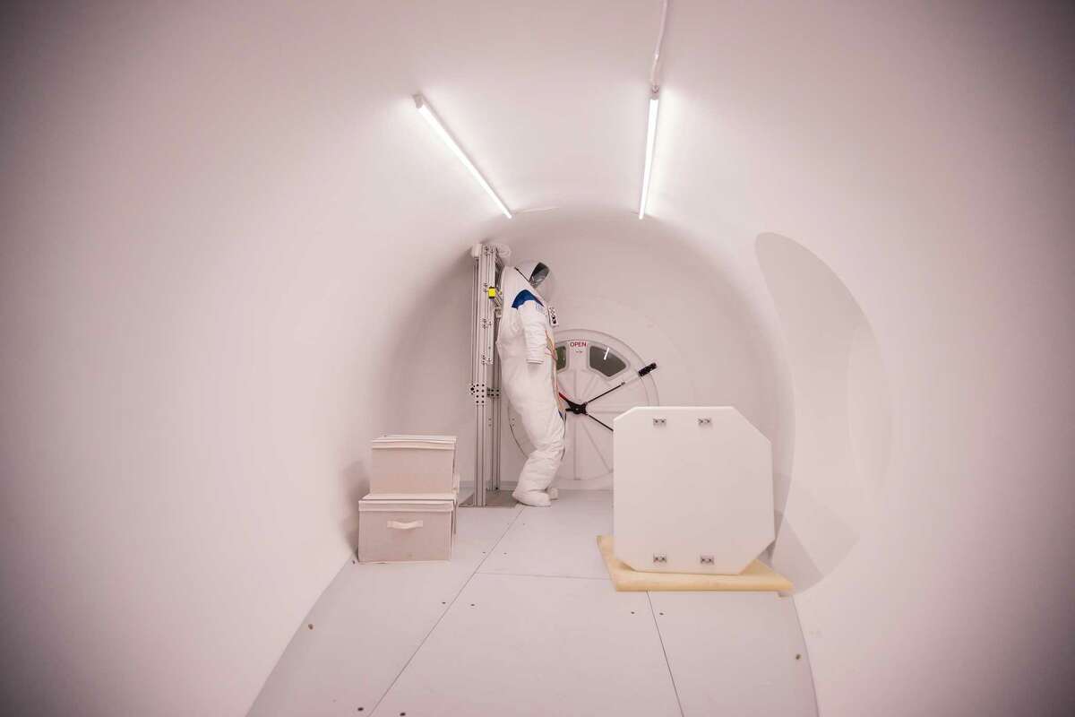 Sierra Nevada unveils giant habitat that could be used for moon ...