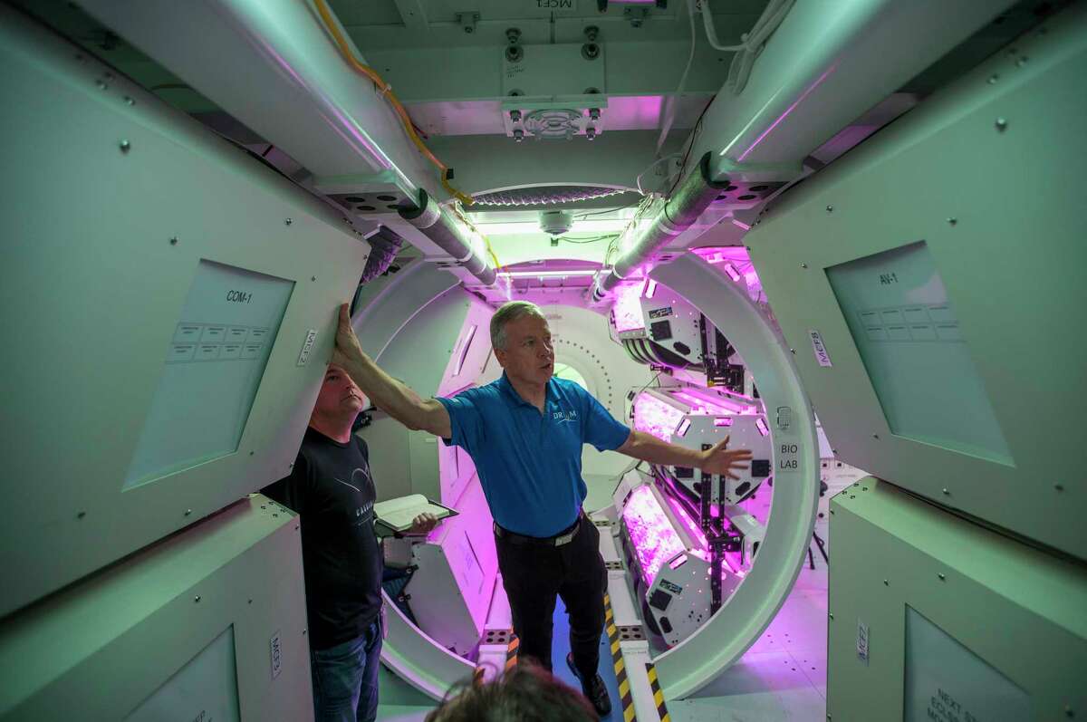 Sierra Nevada unveils giant habitat that could be used for moon ...