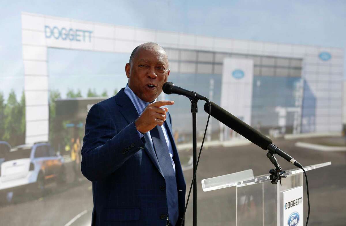 Doggett breaks ground on Ford dealership as new vehicle sales slow