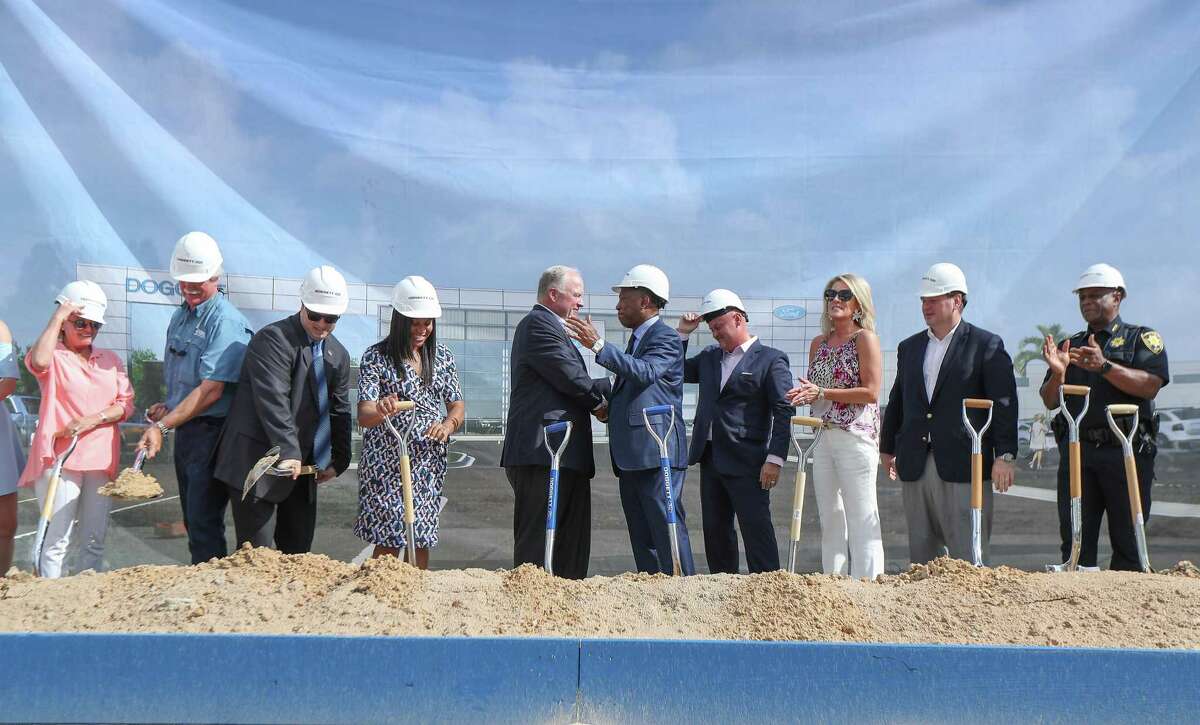 Doggett breaks ground on Ford dealership as new vehicle sales slow