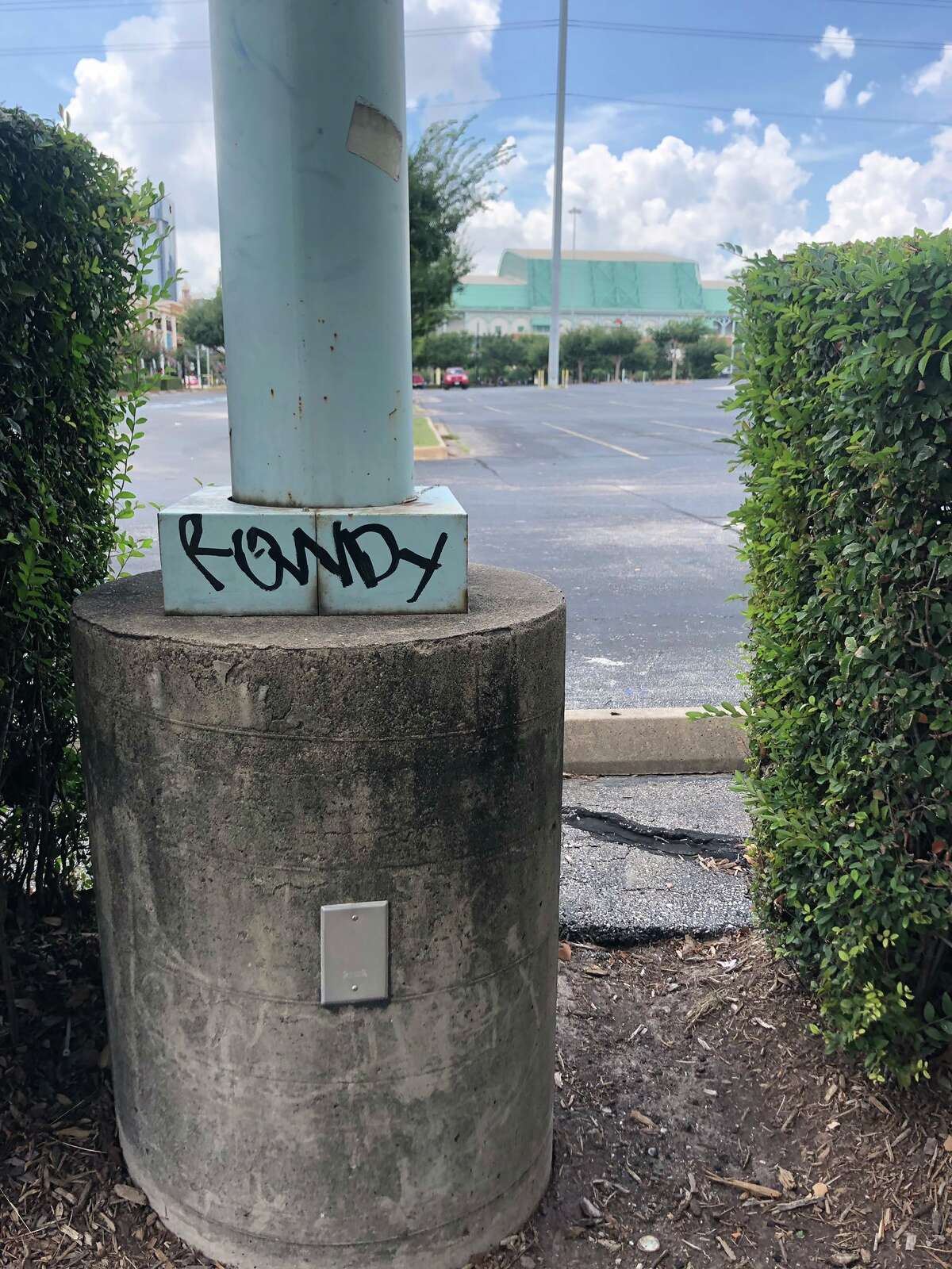 Who is Rowdy? Why Houston residents are tracking this graffiti artist's ...