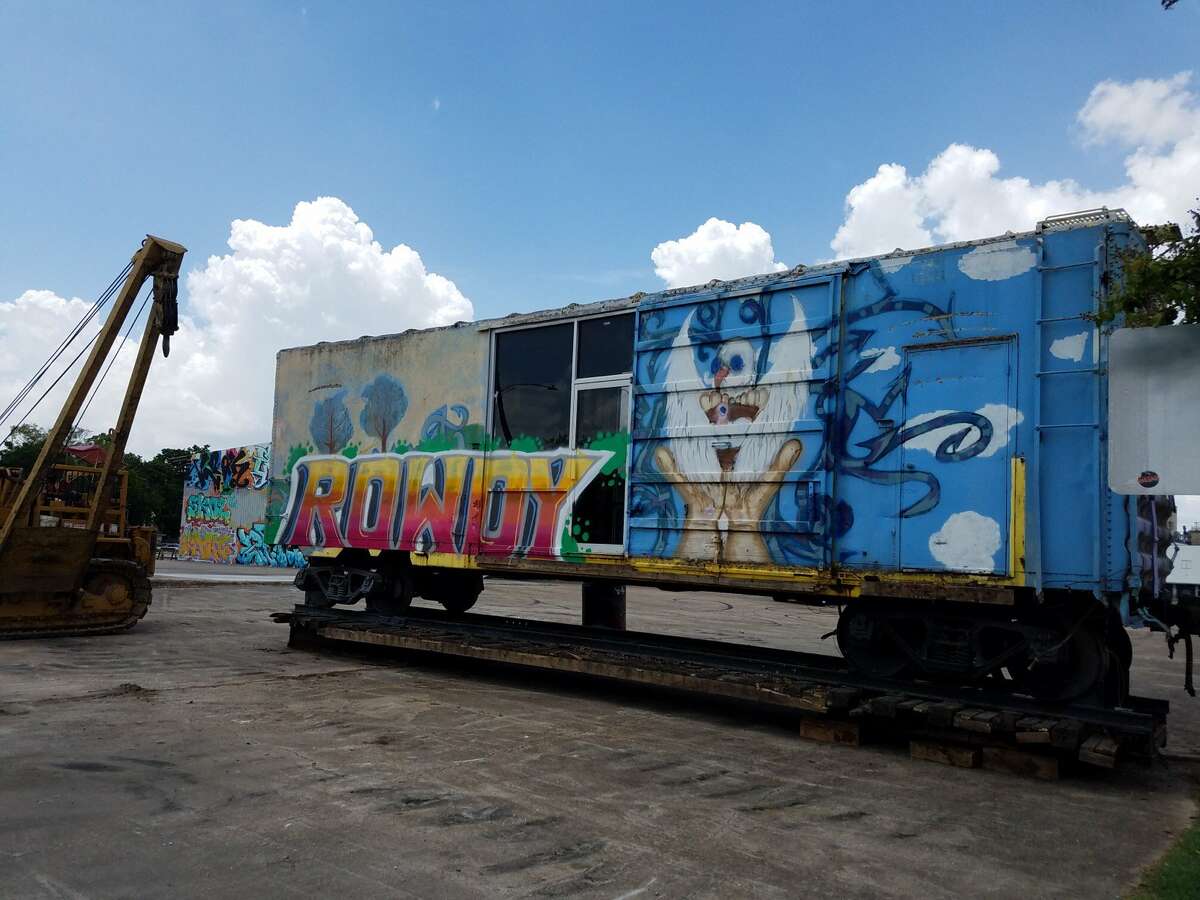 Who is Rowdy? Why Houston residents are tracking this graffiti artist's ...