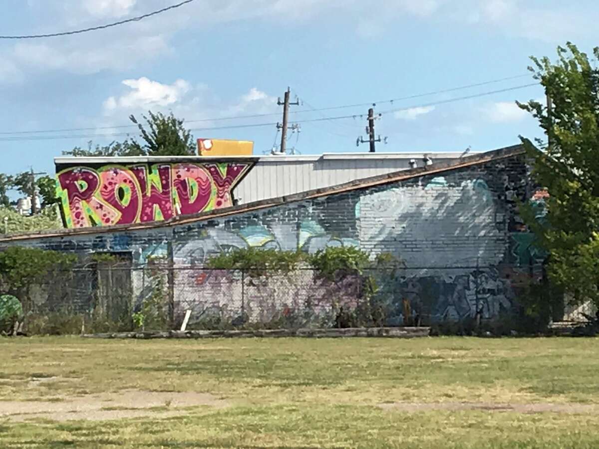 Who is Rowdy? Why Houston residents are tracking this graffiti artist's ...