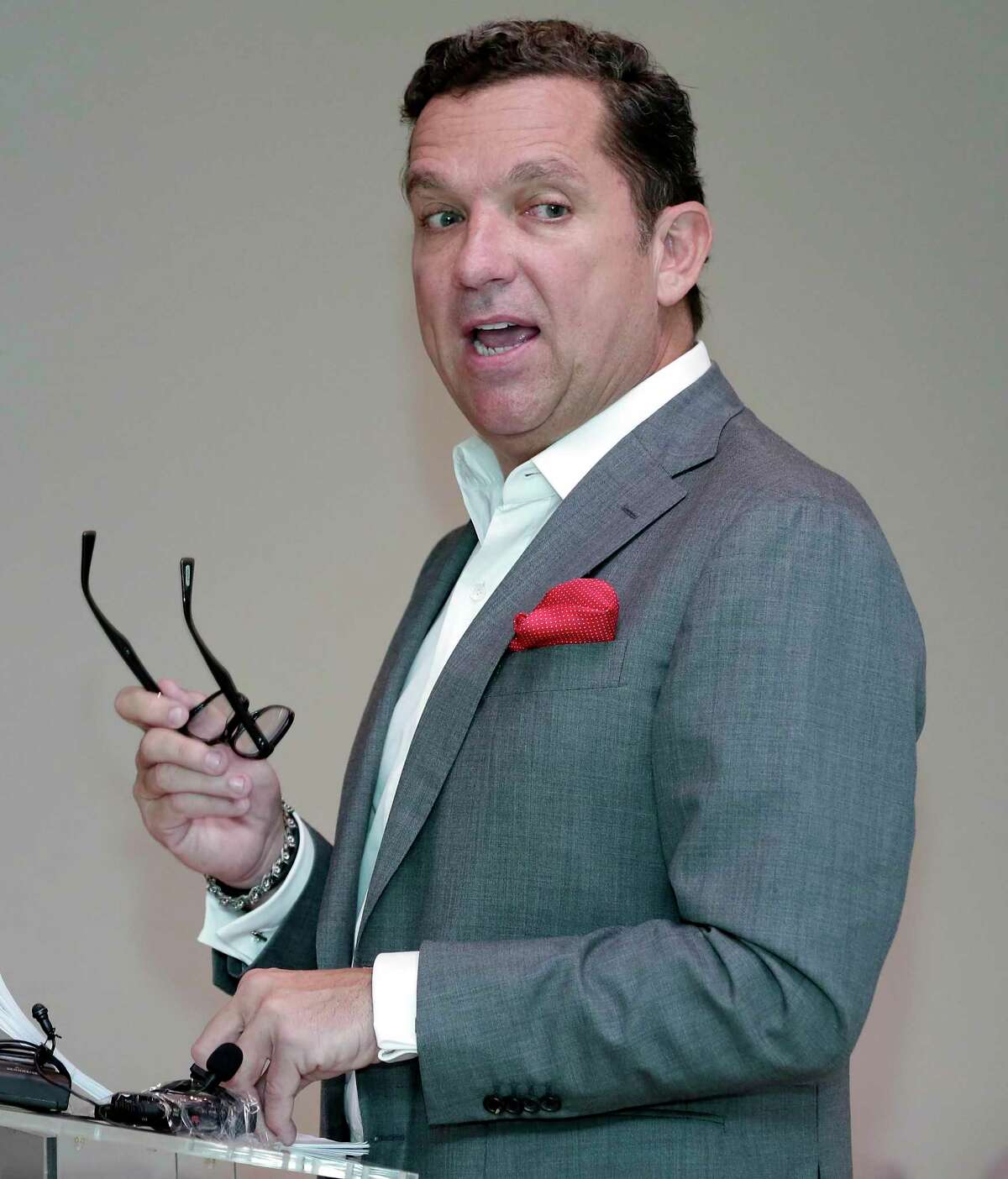 Buzbee calls for overhaul of city contract process, Turner’s office ...