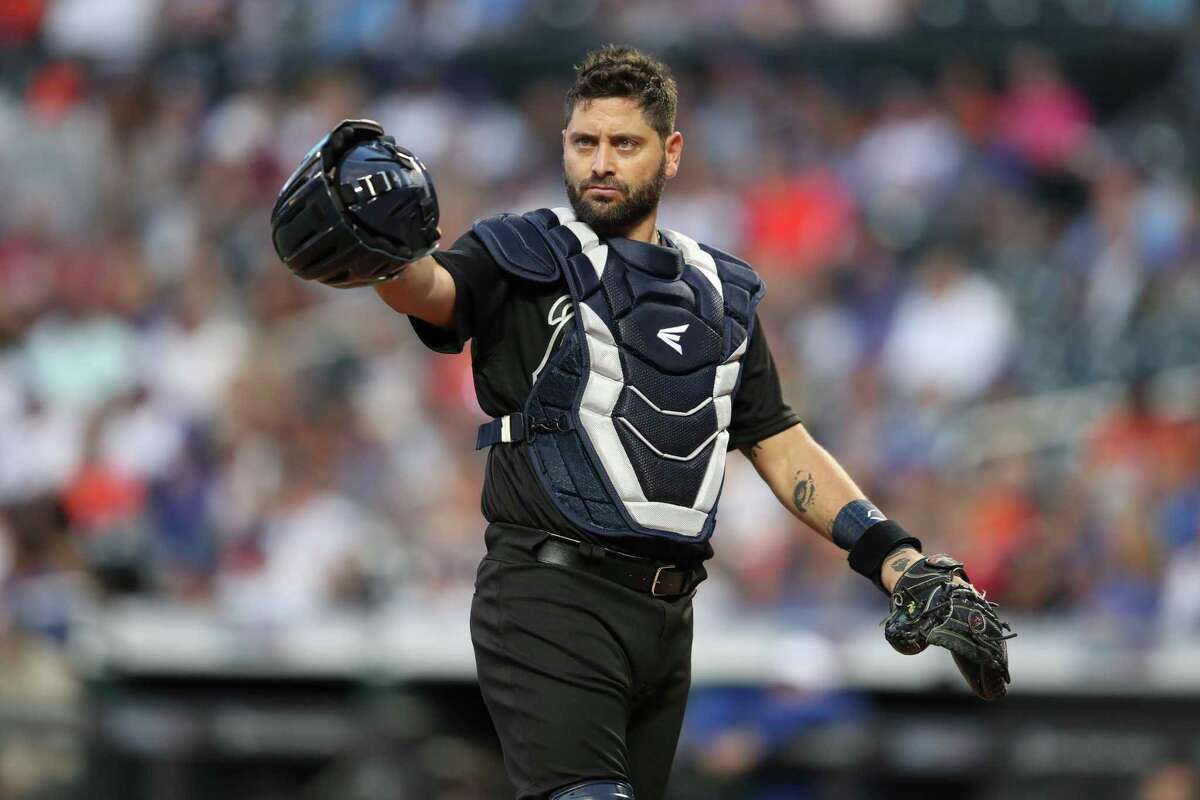 Cervelli gives Braves boost in his debut