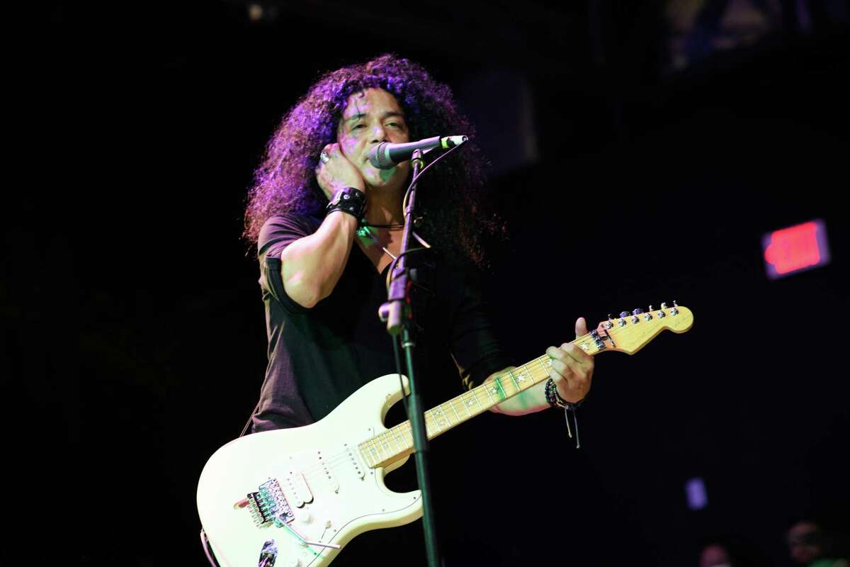 Chris Perez resurrects the rock in Houston