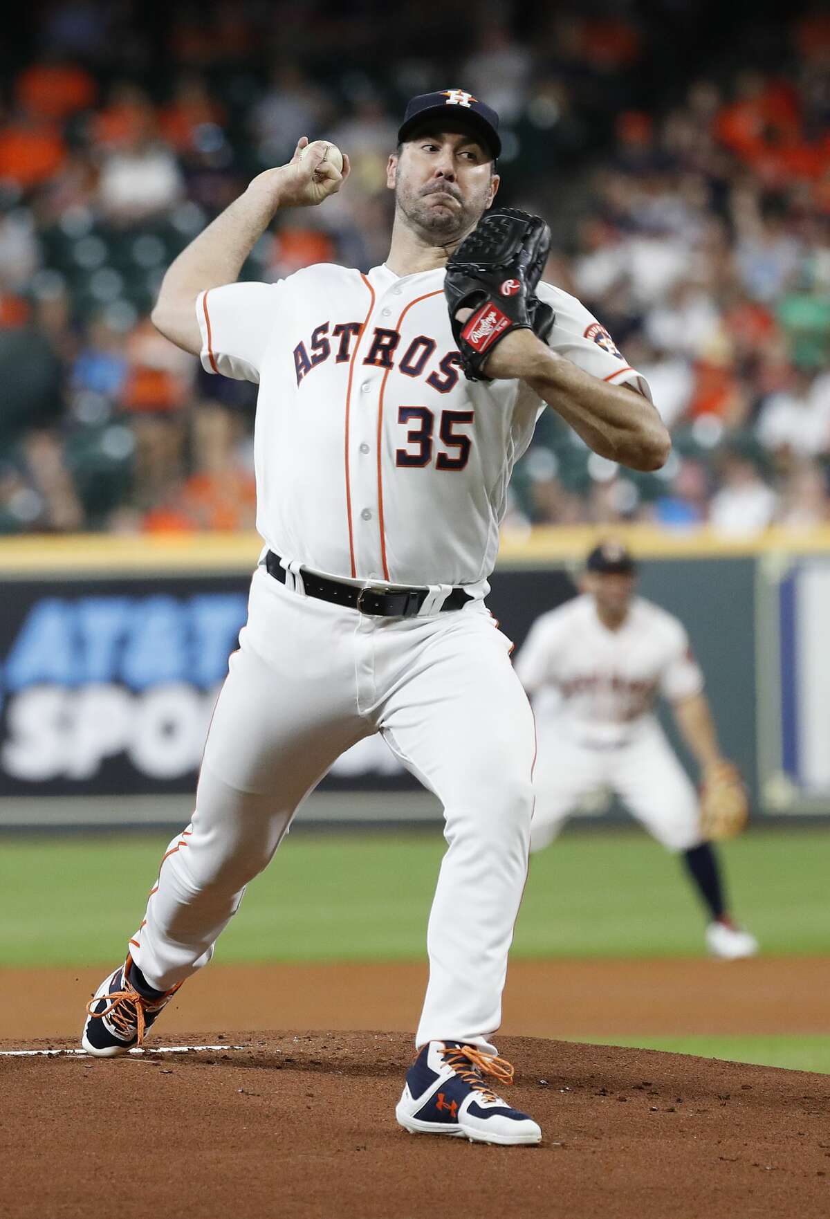 Astros demolish Rays, 15-1