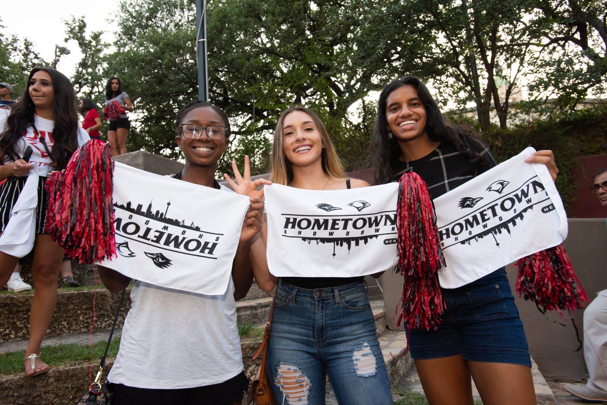 UIW, UTSA students, alumni and fans flock downtown for the Hometown ...