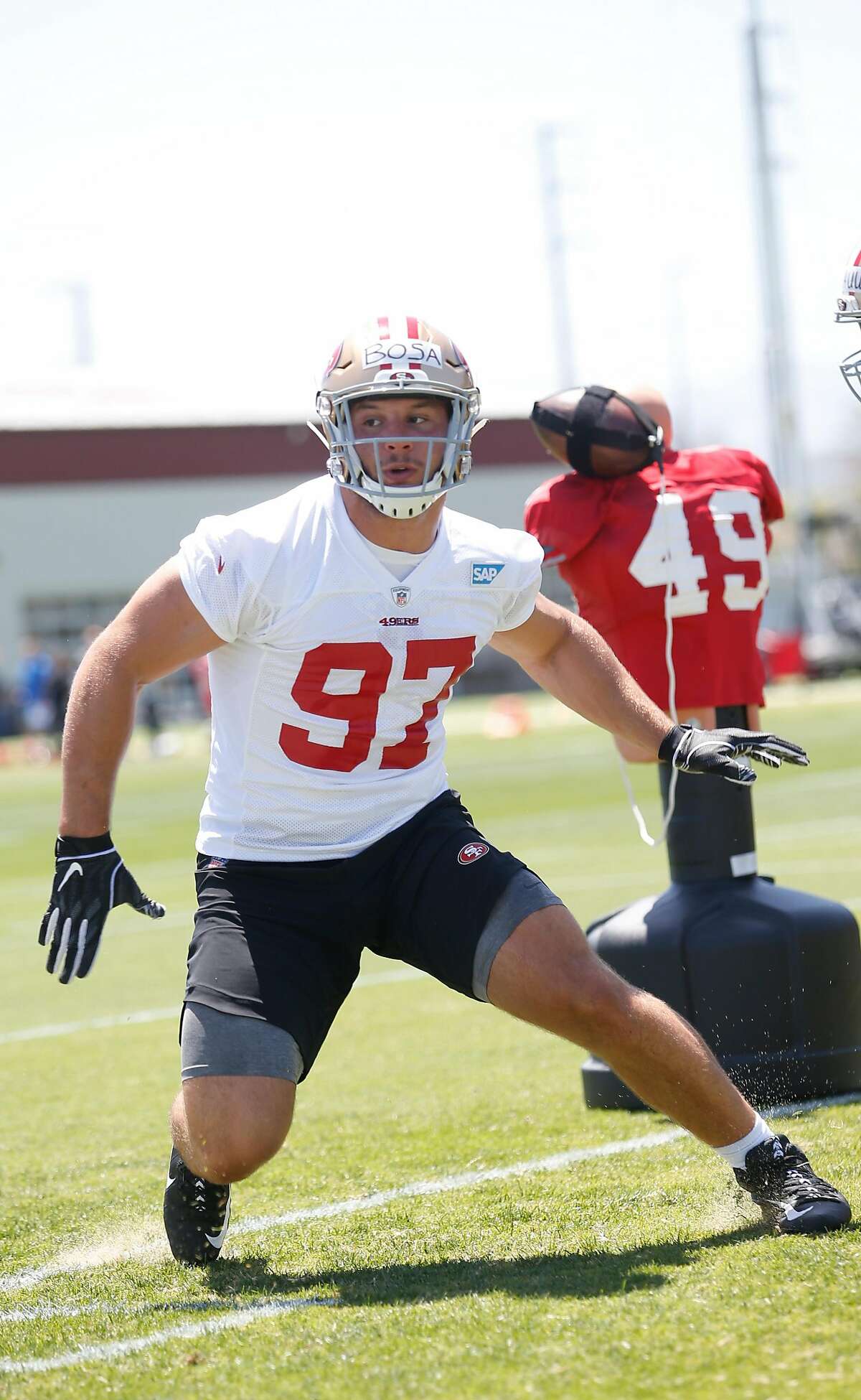 49ers’ Nick Bosa makes strong impression in return to practice