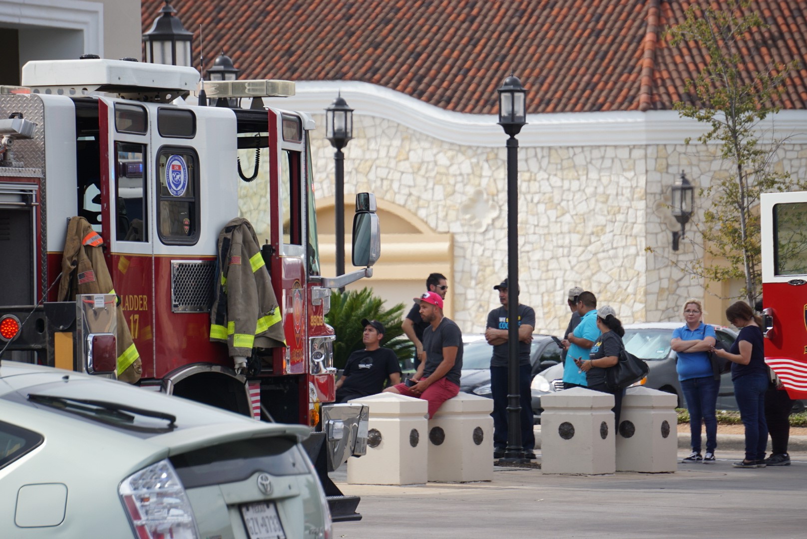 Fire shuts down eight business at Alamo Heights shopping center