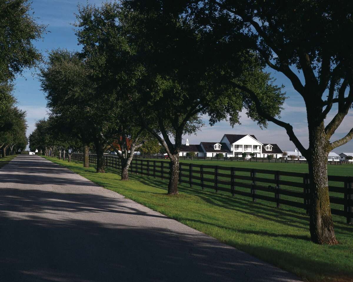 'Dallas'-famous Southfork Ranch now welcoming overnight guests 'Dallas'-famous Southfork Ranch now welcoming overnight guests