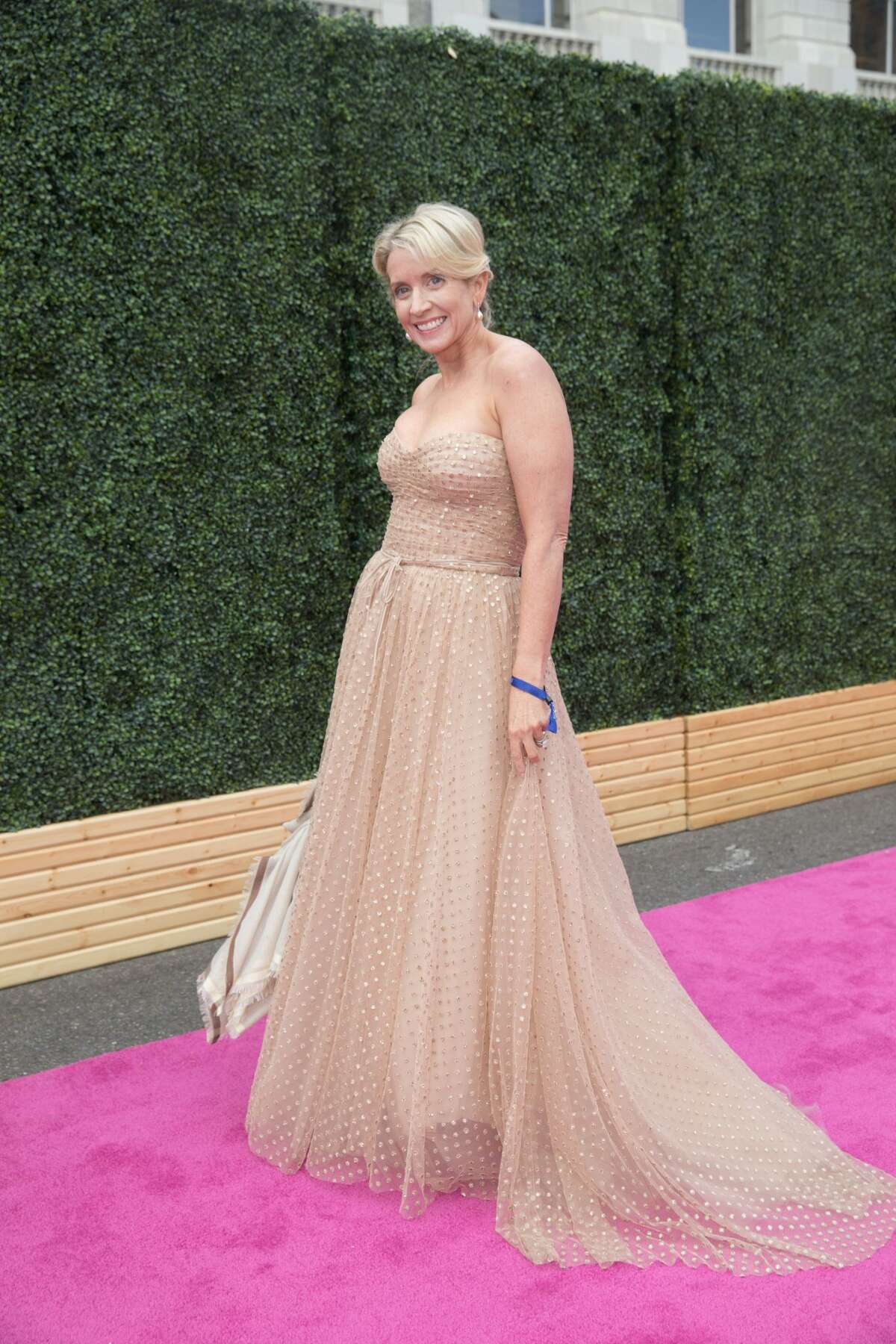 San Francisco society turns out for symphony gala