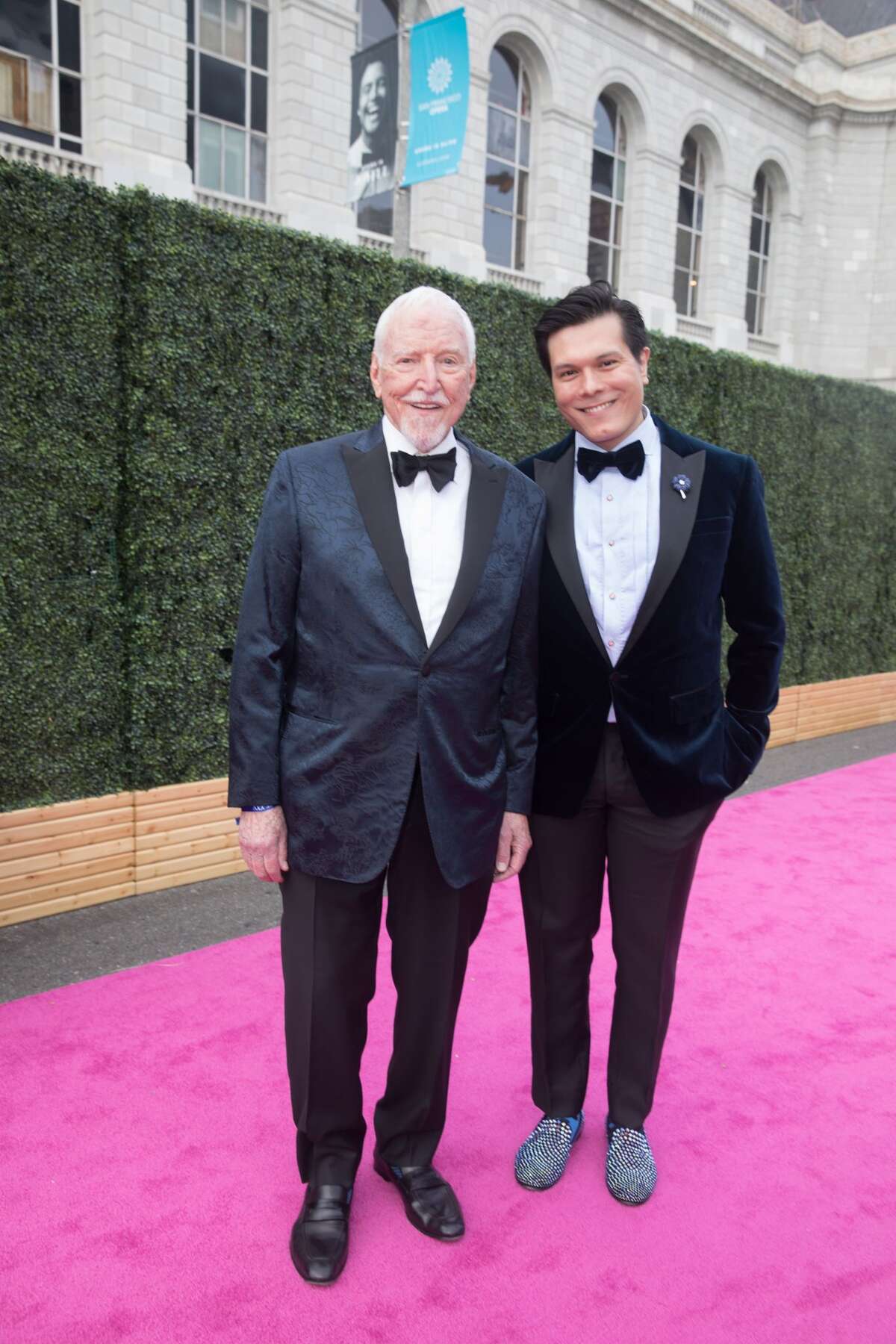 San Francisco society turns out for symphony gala