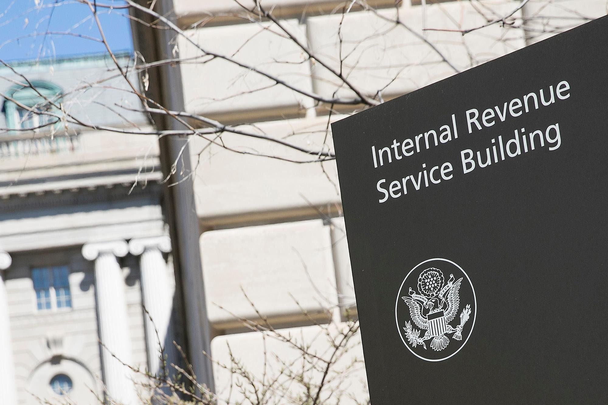 IRS to send out interest on late tax refunds this week