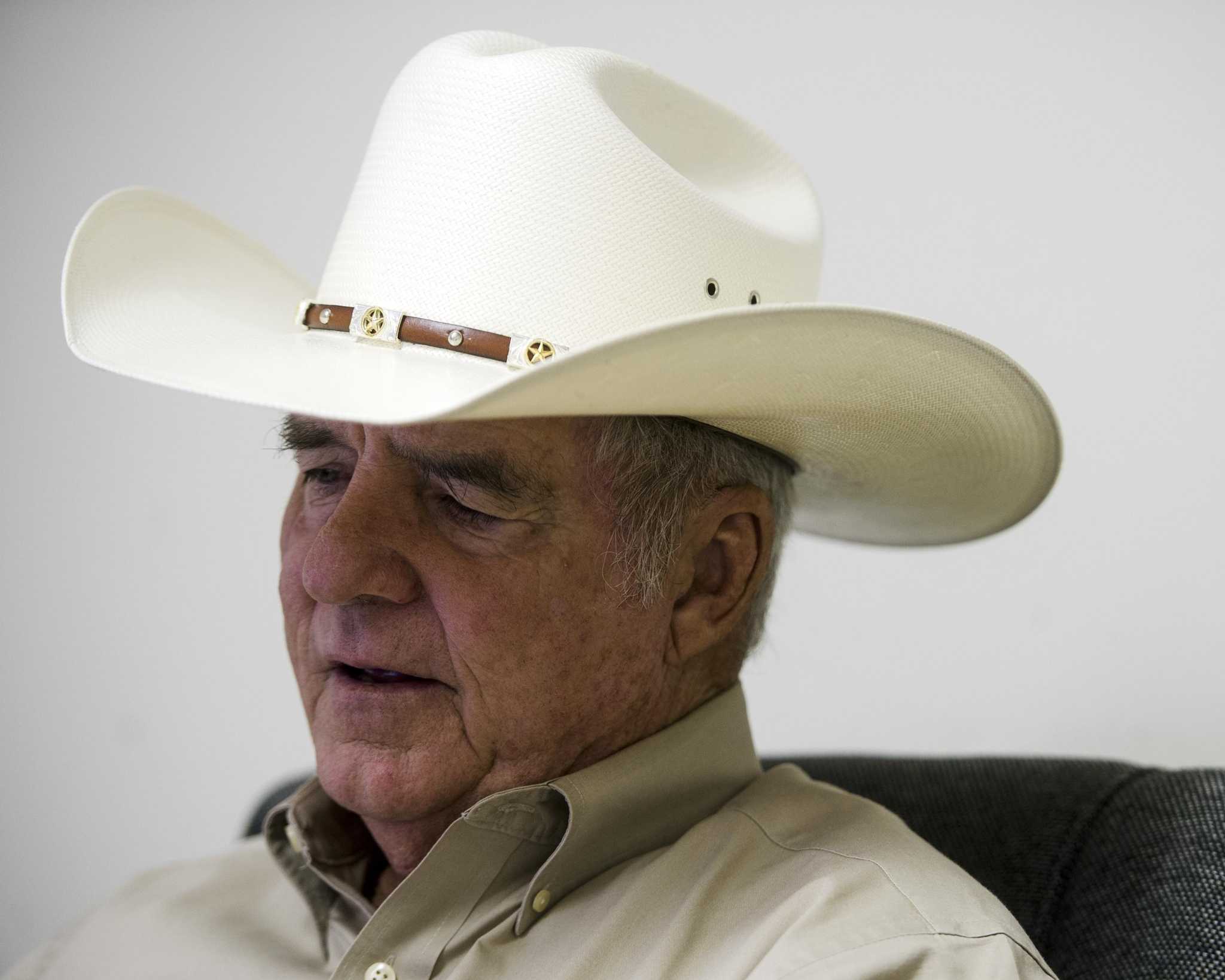 Rowles will take off badge after 50-year career