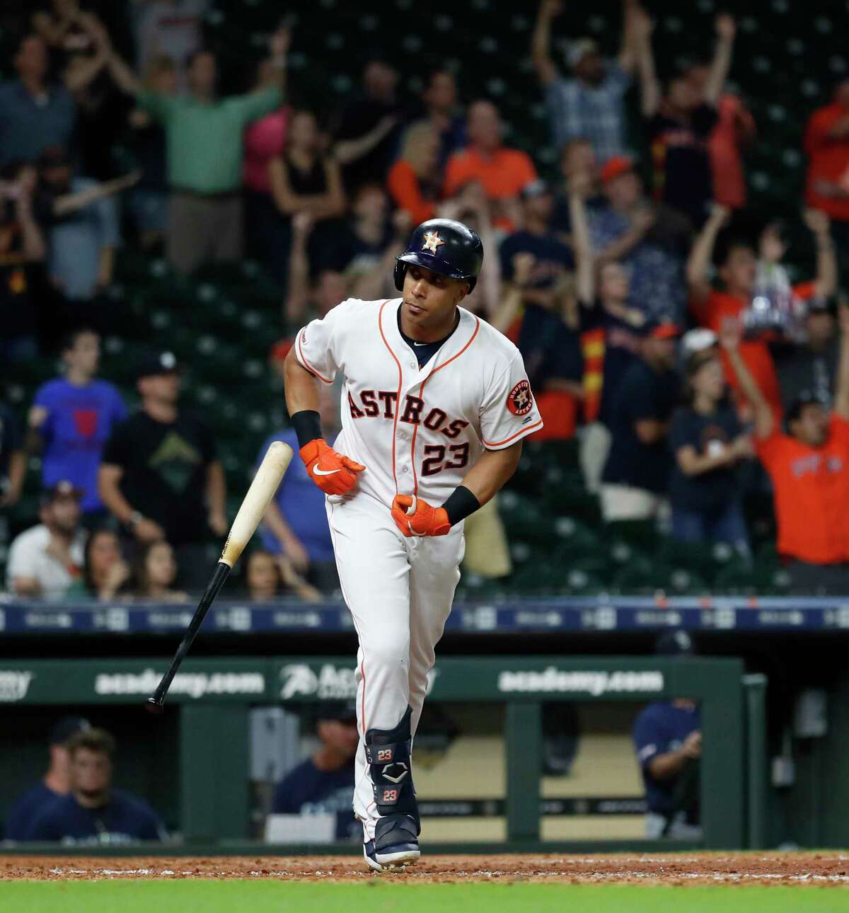Michael Brantley caps Astros’ come-from-behind win with walkoff HR