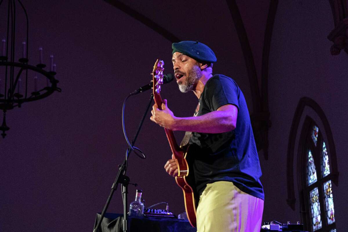 Van Hunt continues to blur musical lines between jazz, rock and soul