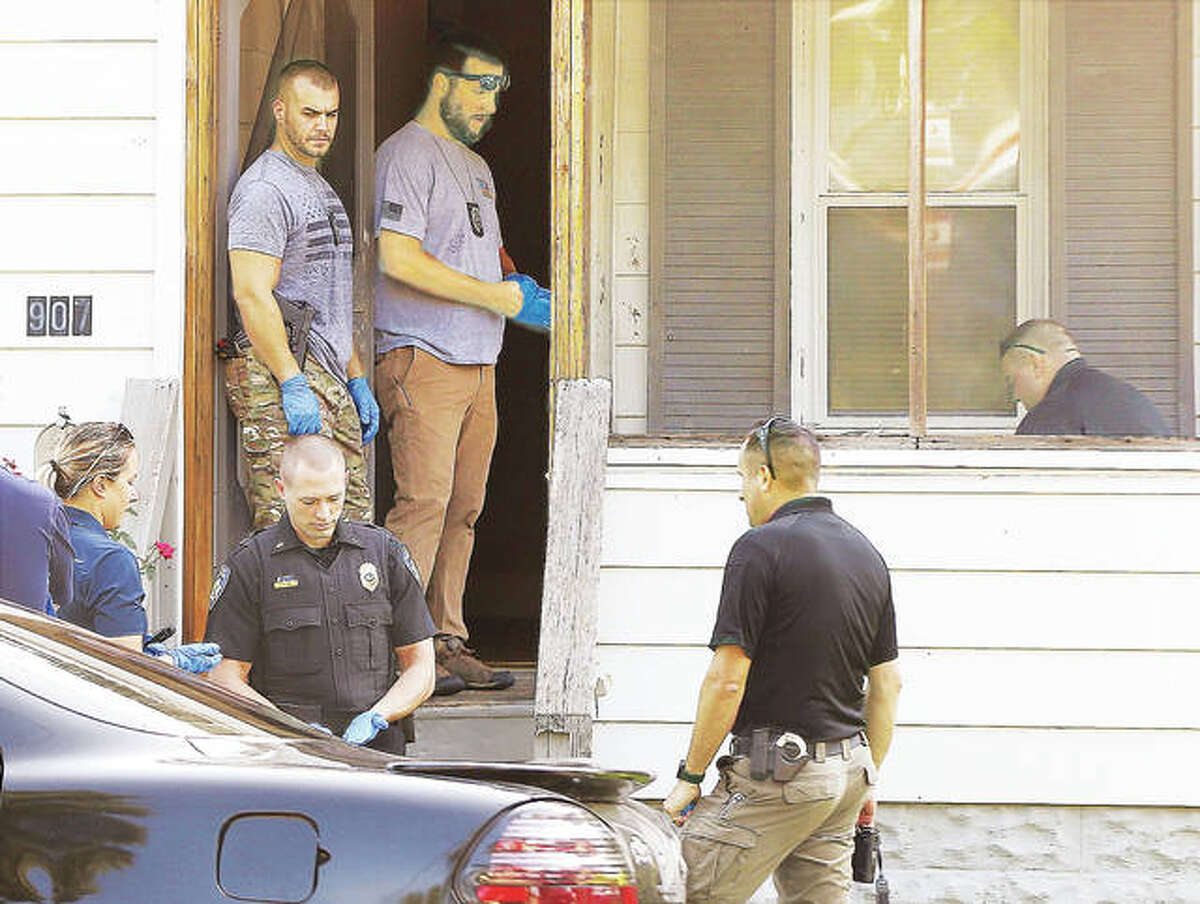Alleged drug house raided after neighberhood complaints
