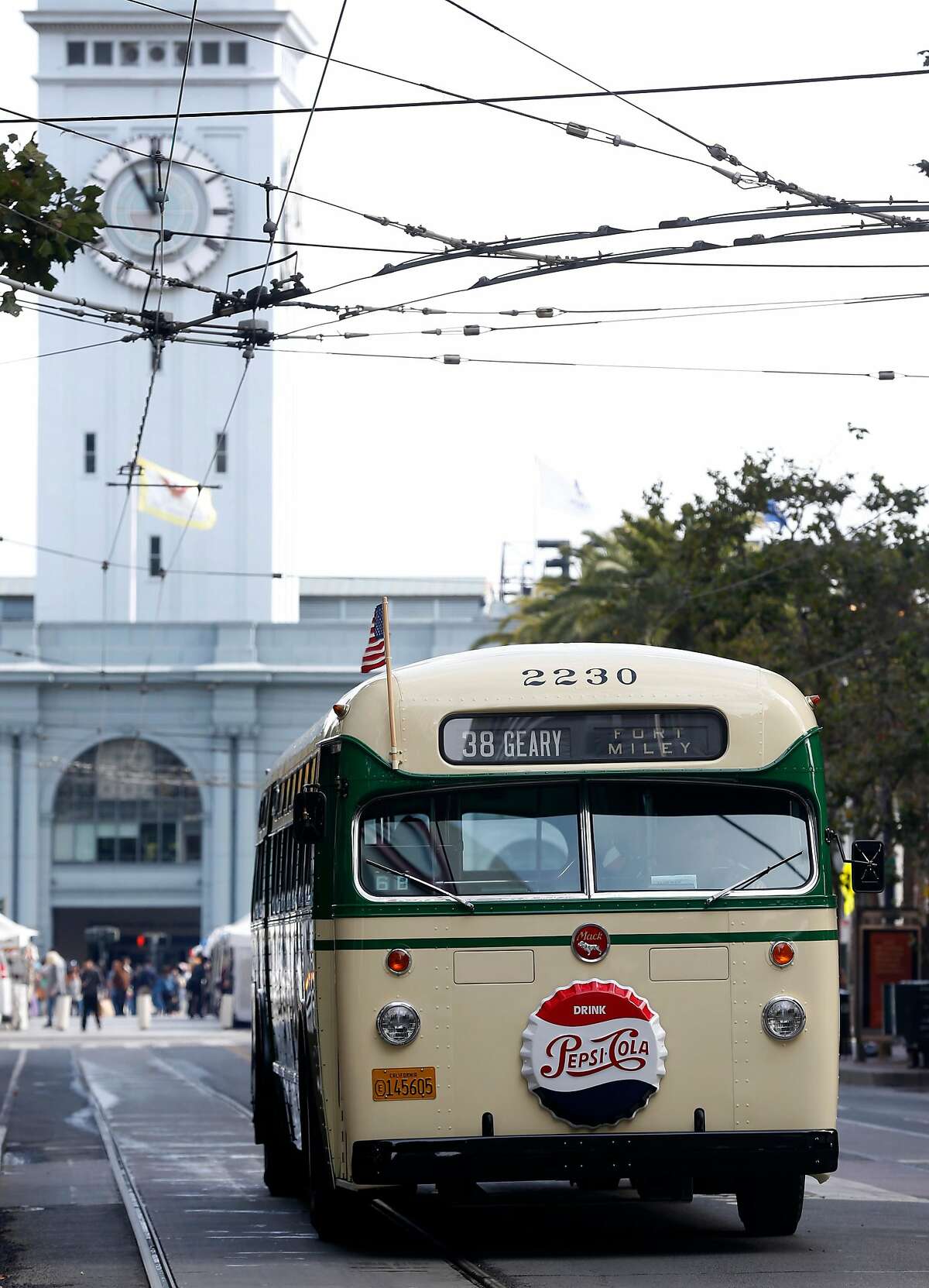 Muni rolls out vintage buses and streetcars for transit heritage festival