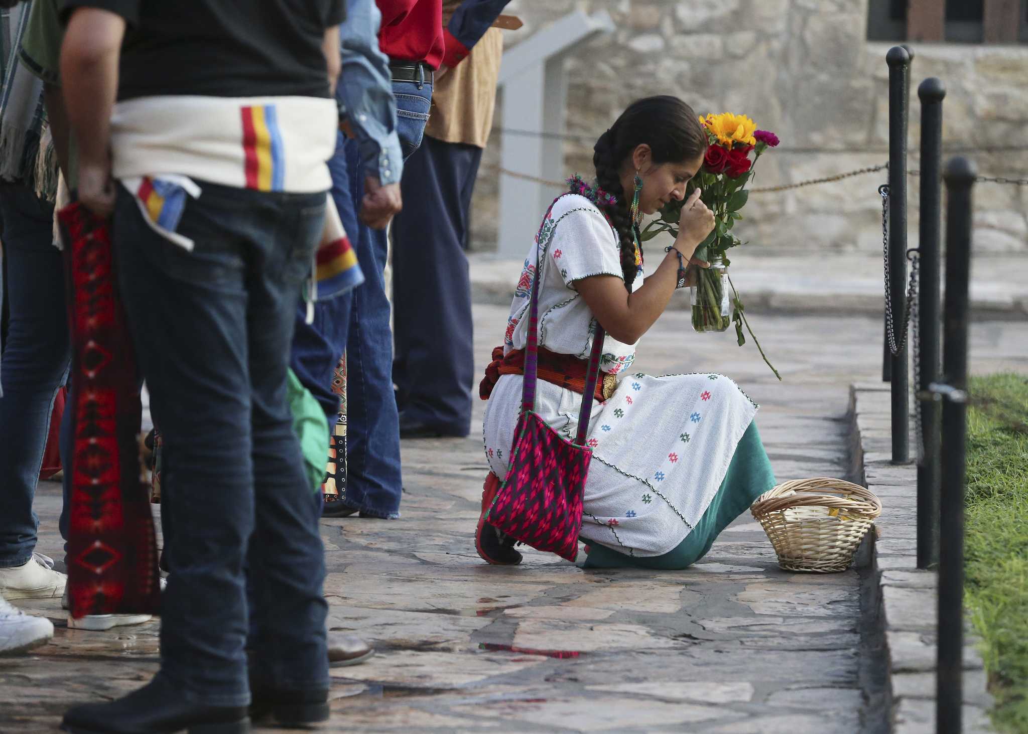 San Antonio Native American group hosts sunrise ceremony at the Alamo