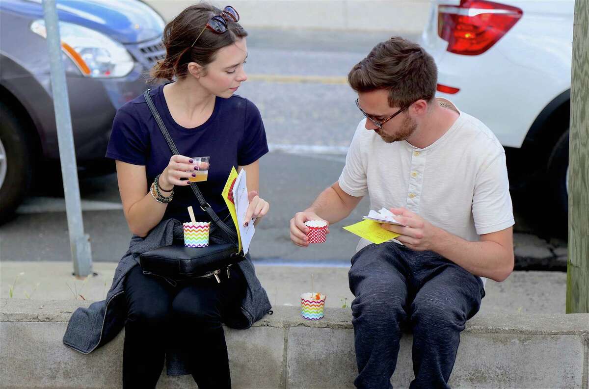 Thousands enjoy Slice of Saugatuck