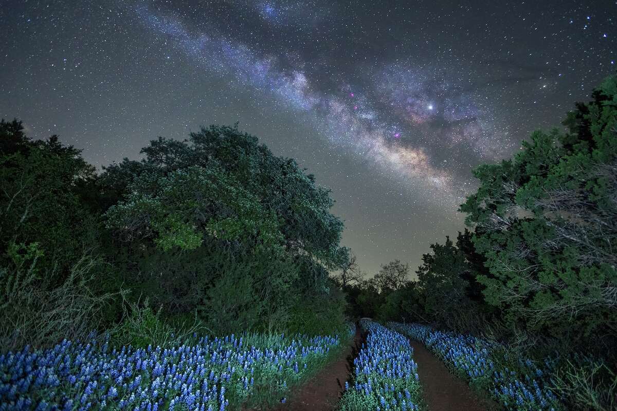 Photographer captures Texas night sky like you've never seen before