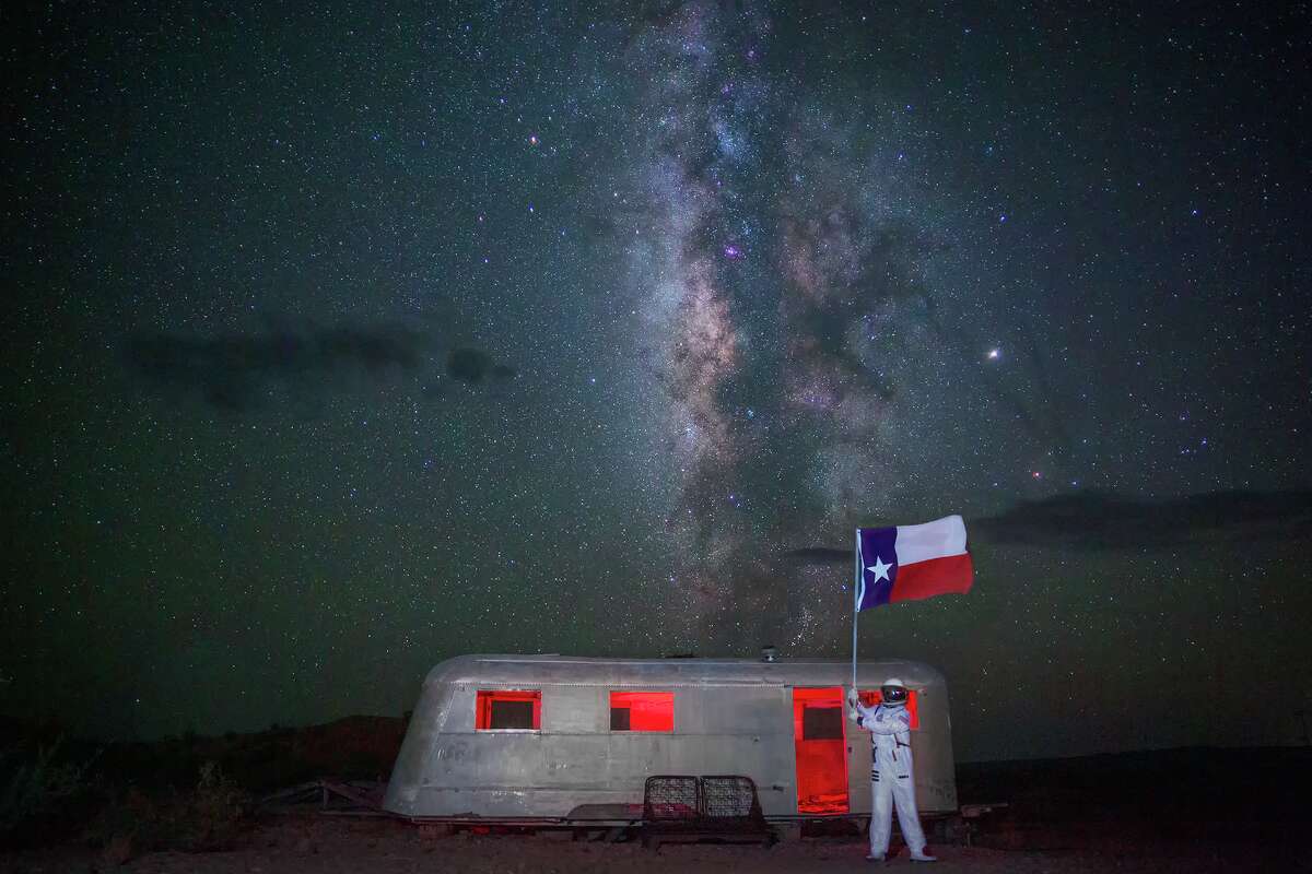Photographer captures Texas night sky like you've never seen before