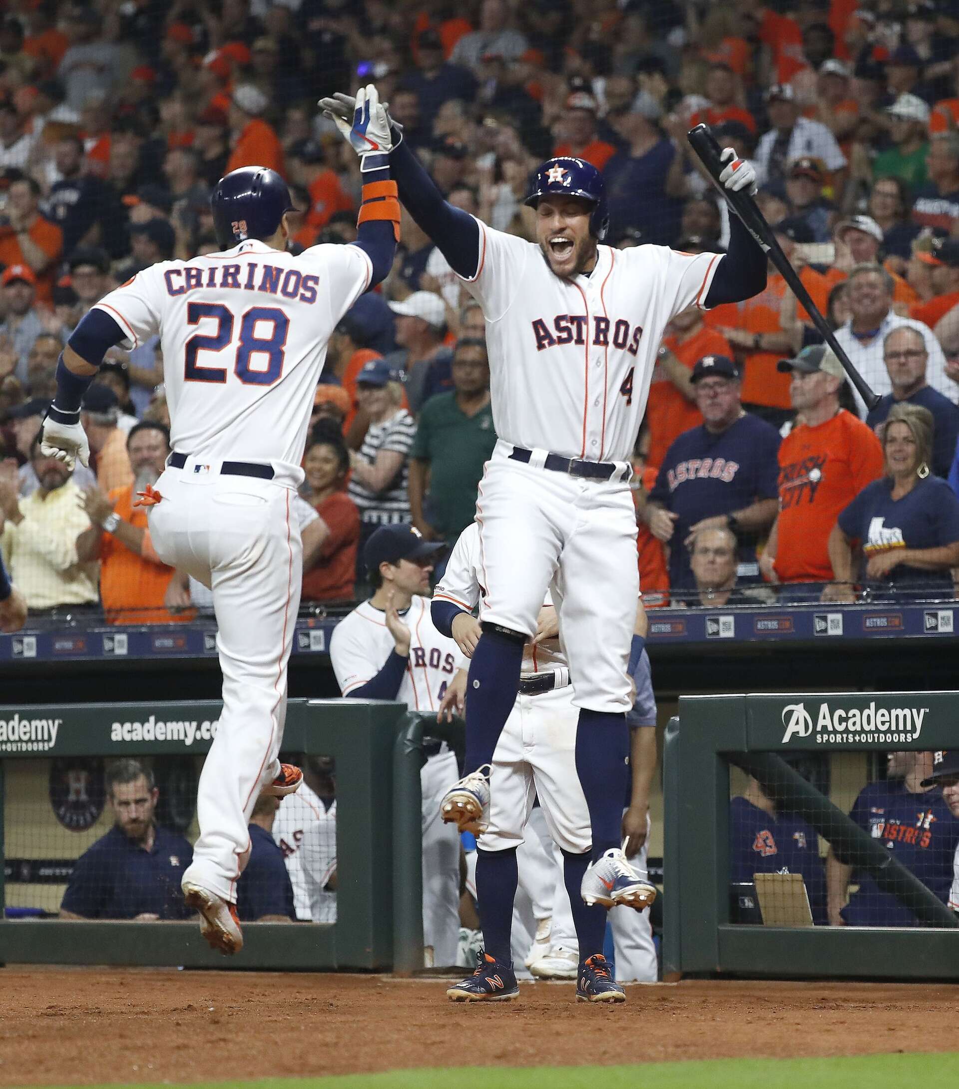 Astros keep rolling, dismantle Athletics
