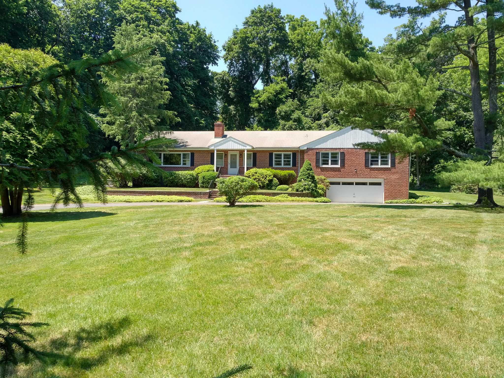 What You Can Buy: Raised ranch on more than 2 acres/$1.6 million