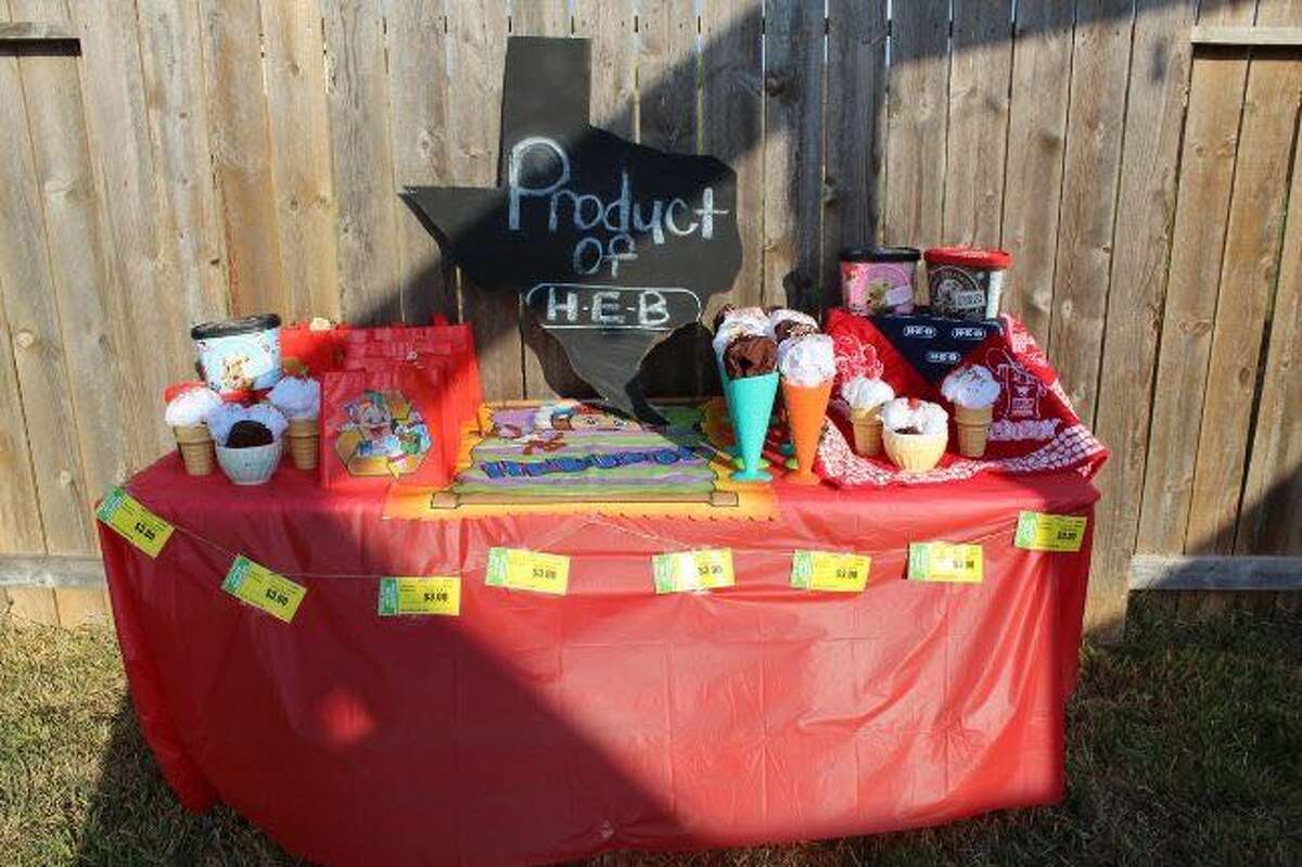 San Antonio parents who fell in love at H-E-B threw a grocery store ...