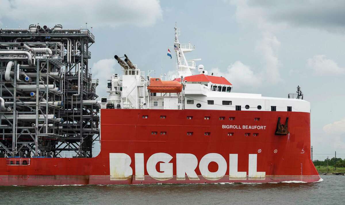 Photos: Industrial-size cargo rides on the Neches