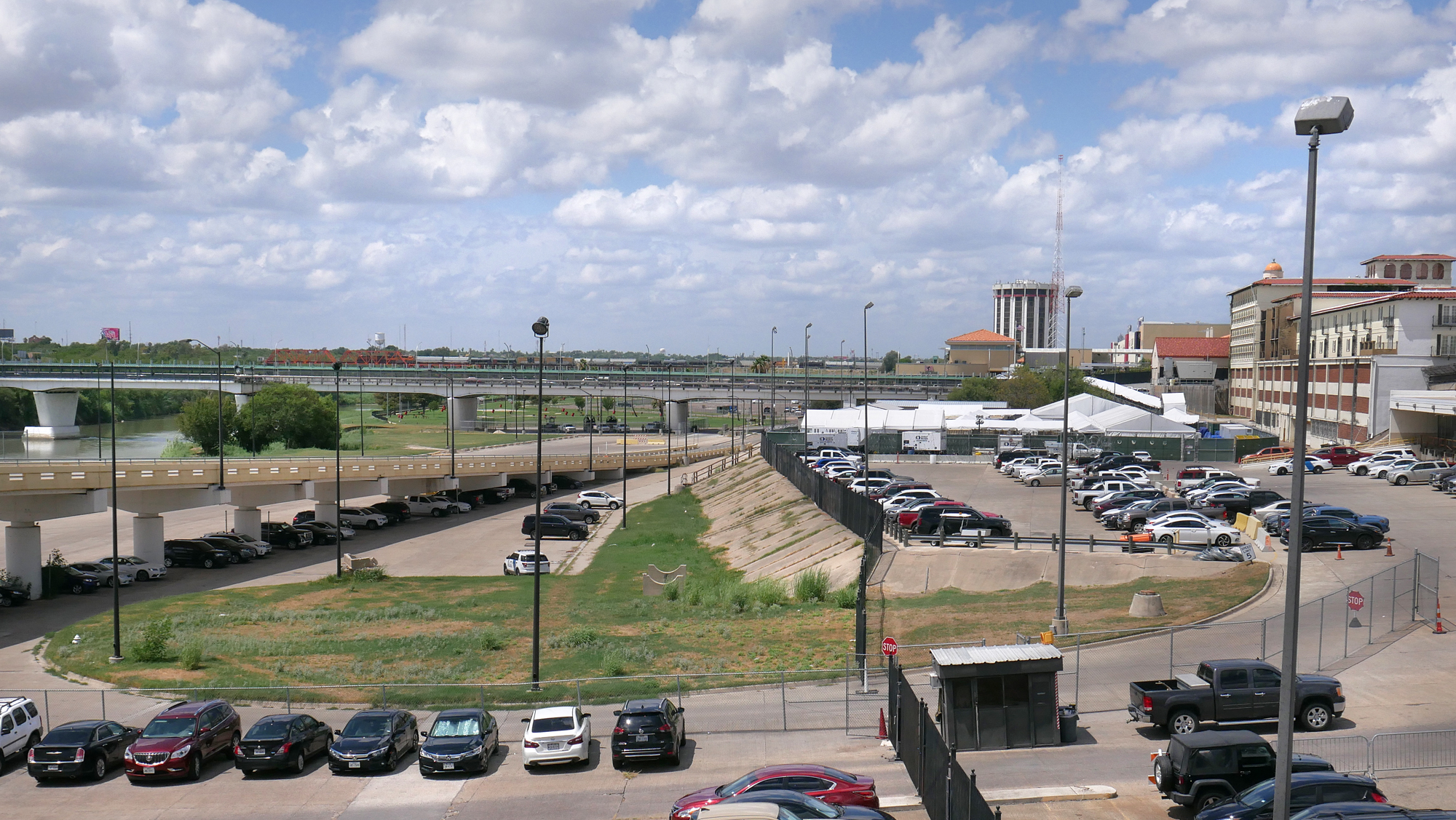 Laredo tent facility begins processing migrants, refuses entry to ...