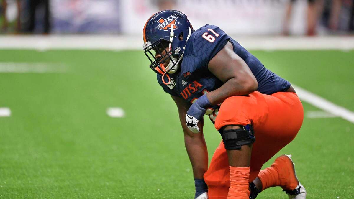 UTSA offensive line adjusting to having mobile lefty at QB