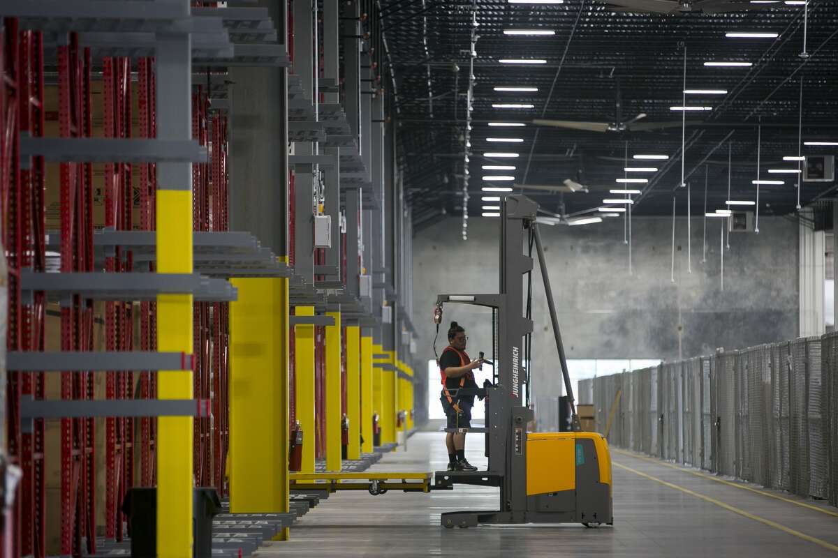 Conn’s opens massive distribution center in north Houston