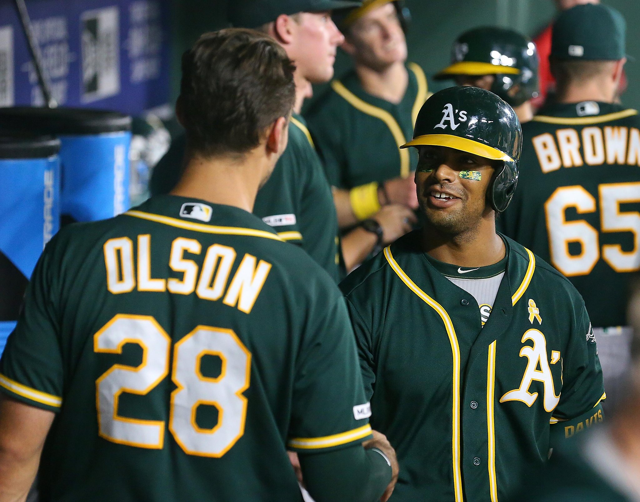 Khris Davis gets his homer mojo back in A’s win at Texas