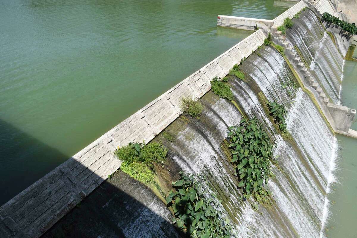 No ‘Big Drain’ yet for the Guadalupe River lakes