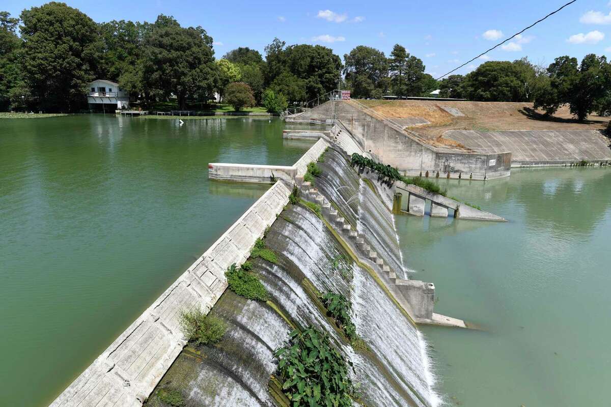 No ‘Big Drain’ yet for the Guadalupe River lakes