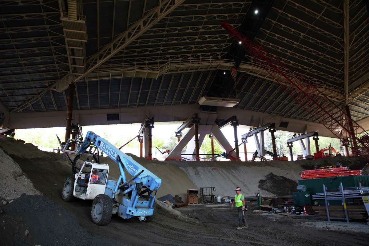KeyArena renovation project makes headway; roof to be reattached in ...