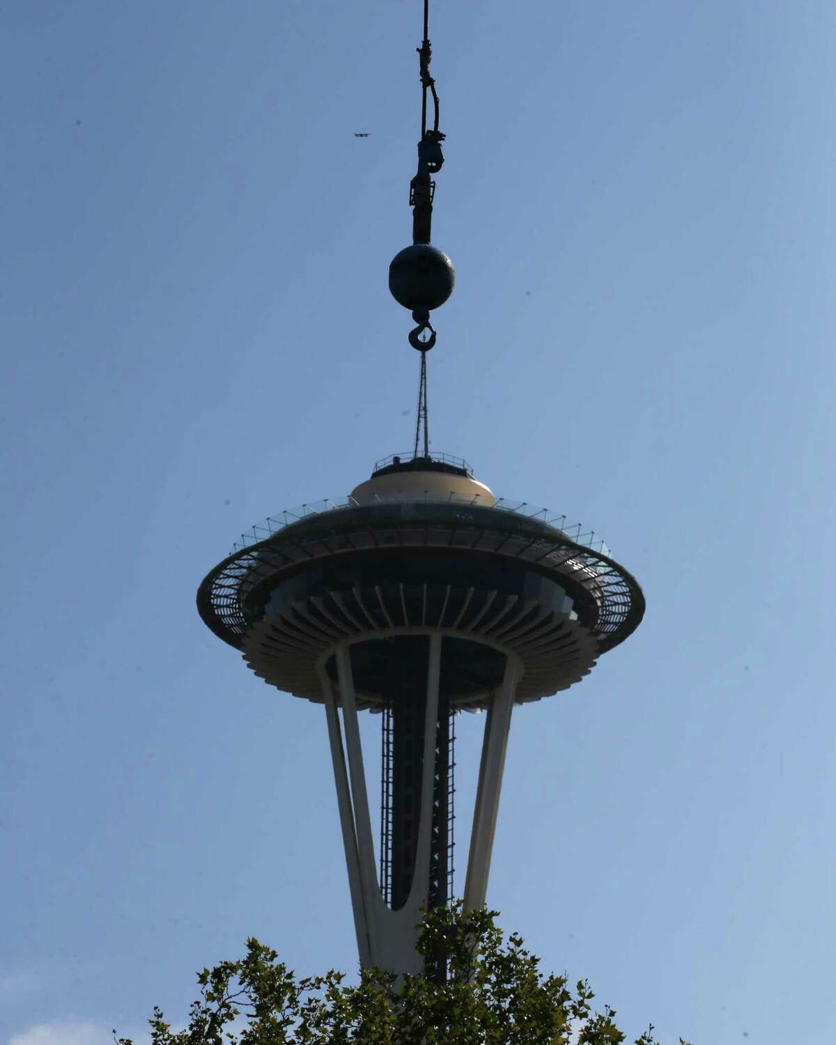 KeyArena roof suspended over crews as construction of new arena continues