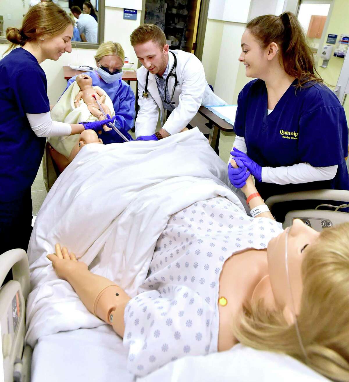 Quinnipiac students use high-tech tools for medical training