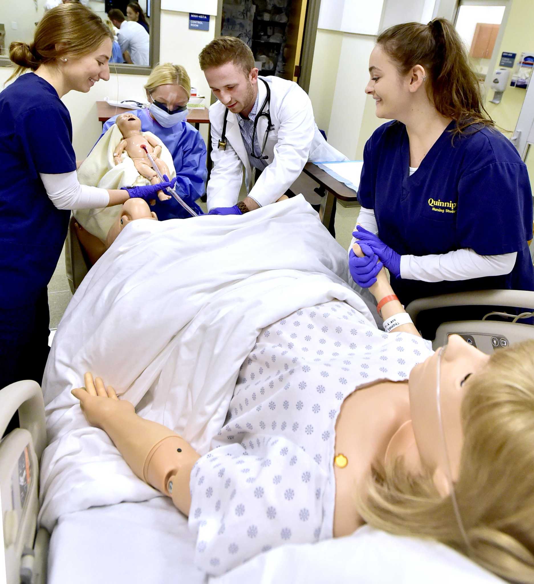 Quinnipiac students use high-tech tools for medical training