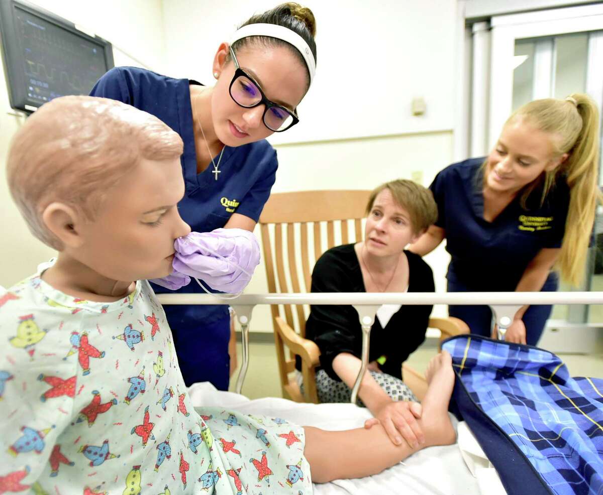 Quinnipiac students use high-tech tools for medical training