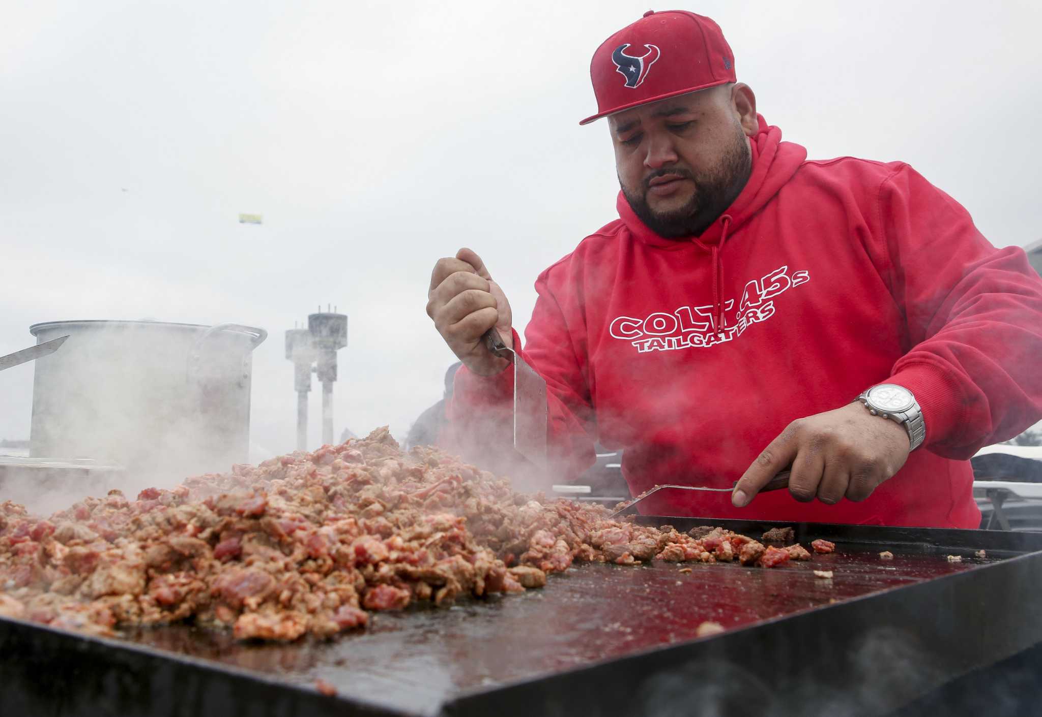5 grilling tips for a safe tailgating experience